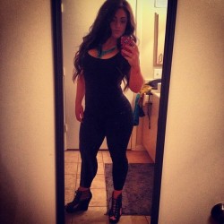 jamielynnparr - thick thighs. reminds me of Jen Rish